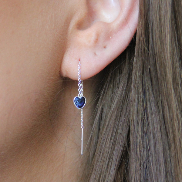 DARK BLUE HEART CHAIN EARRINGS – STIL Silver